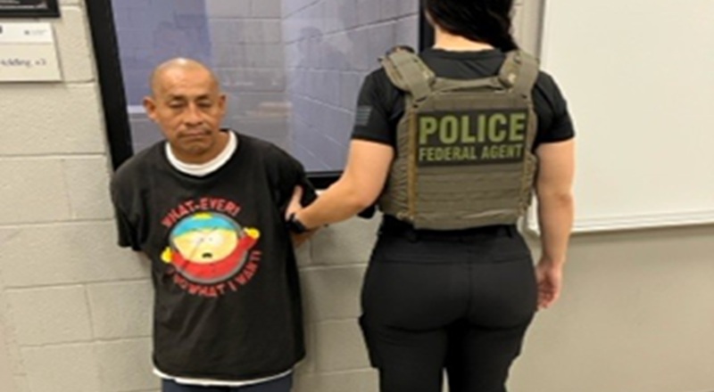 ICE arrest photo goes viral after officer’s curves steal the show [PHOTO]