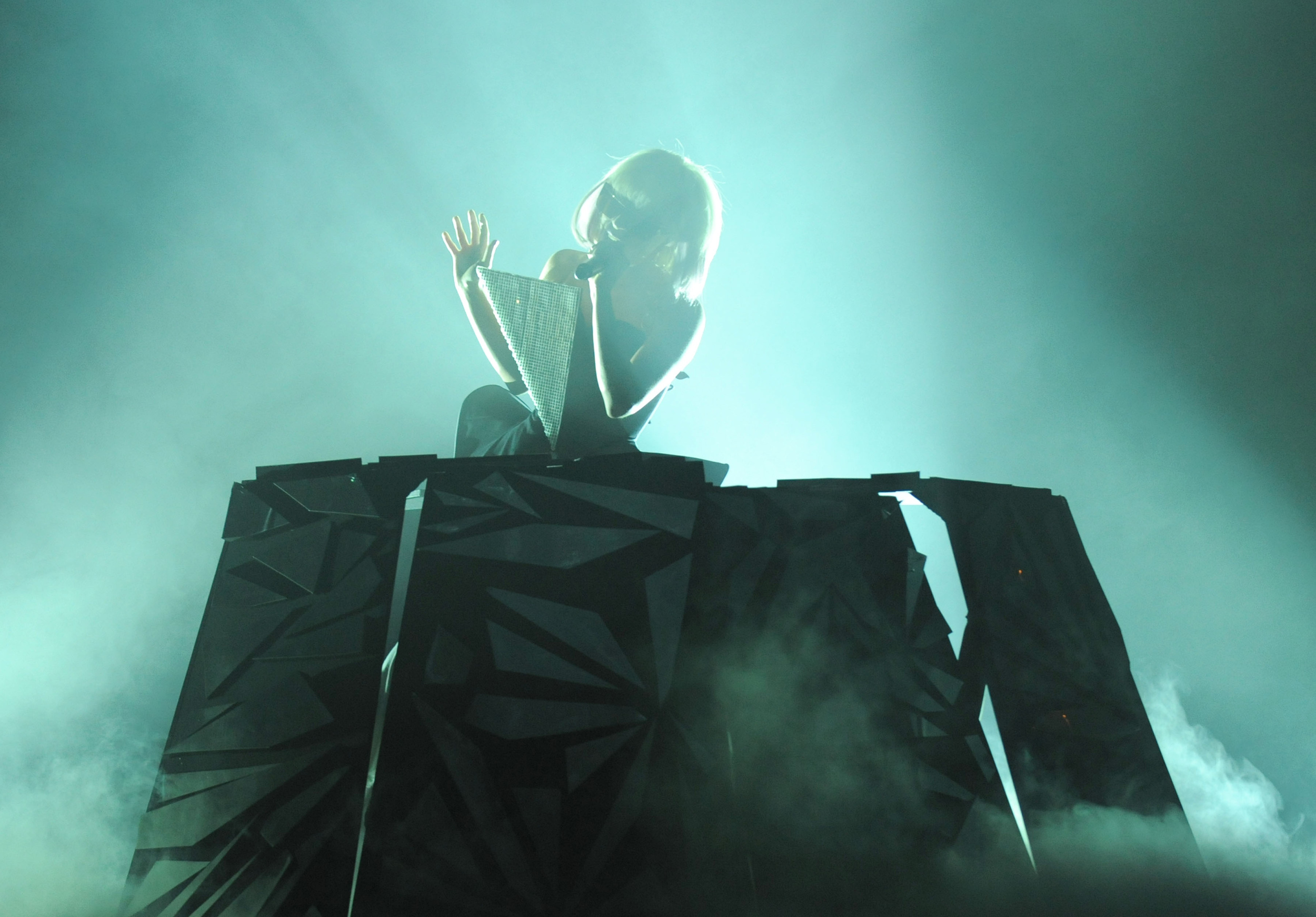 20 powerful lead singles that set the tone for massive albums