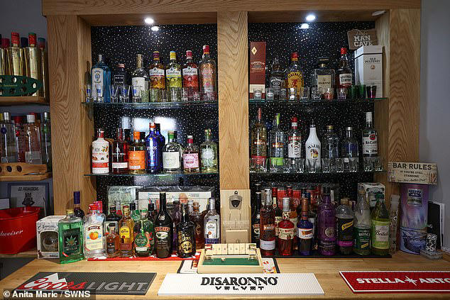 Father who spent £20,000 building his own sports bar scoops Britain's ...