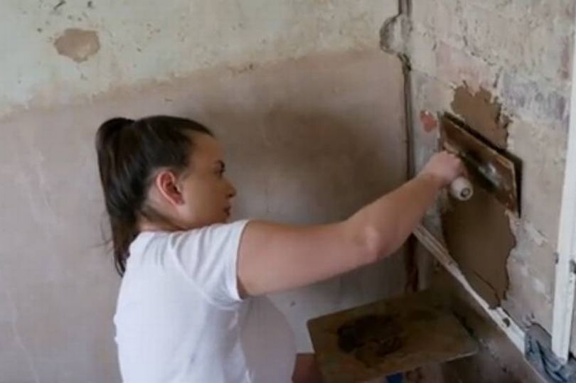 Duo stunned to make staggering profit on tiny cottage with damp