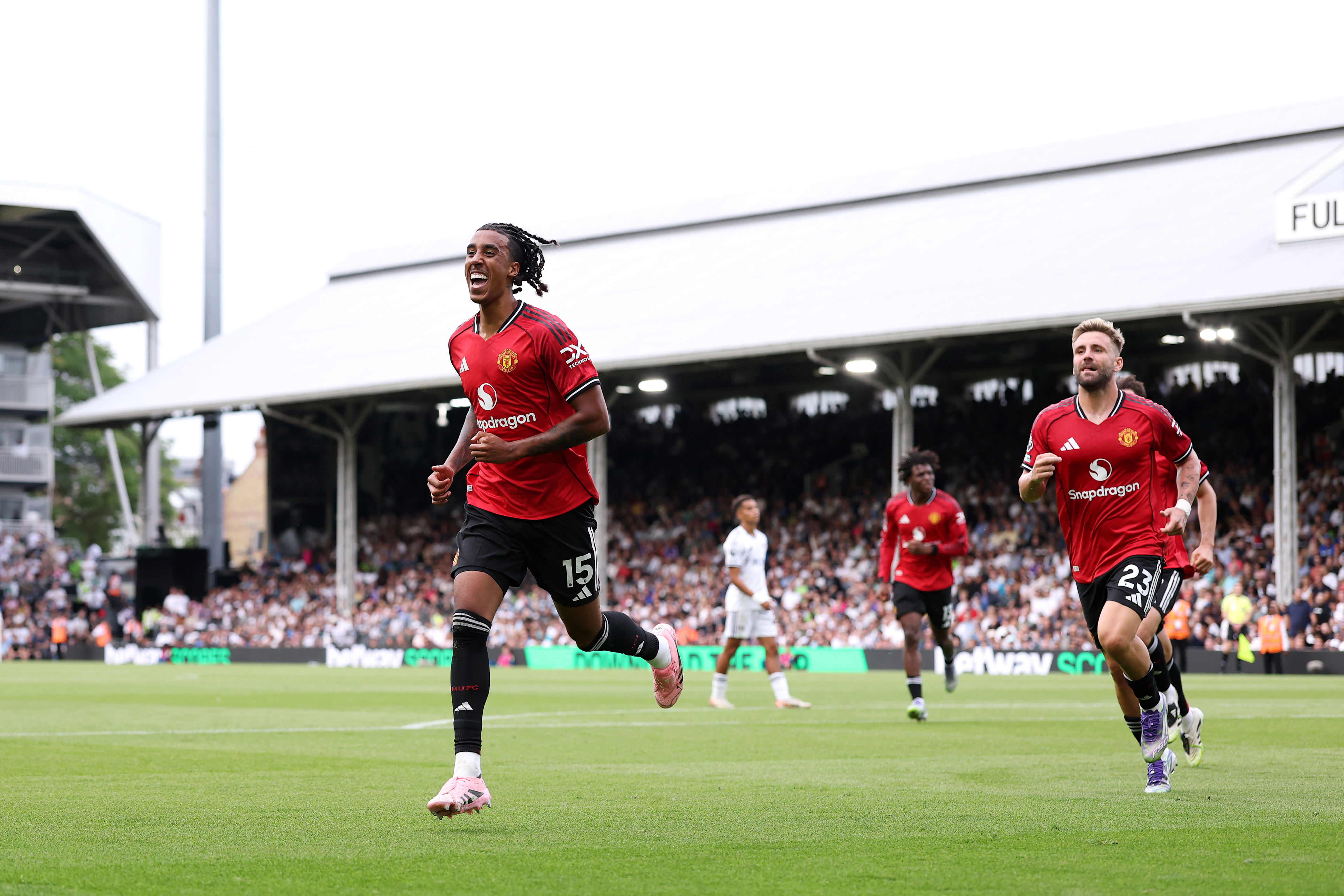 Manchester United player ratings vs Fulham: Leny Yoro superb but Bruno ...