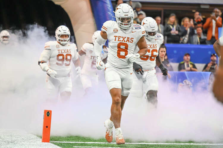 5 Texas Longhorns with San Antonio ties to cheer on this football season