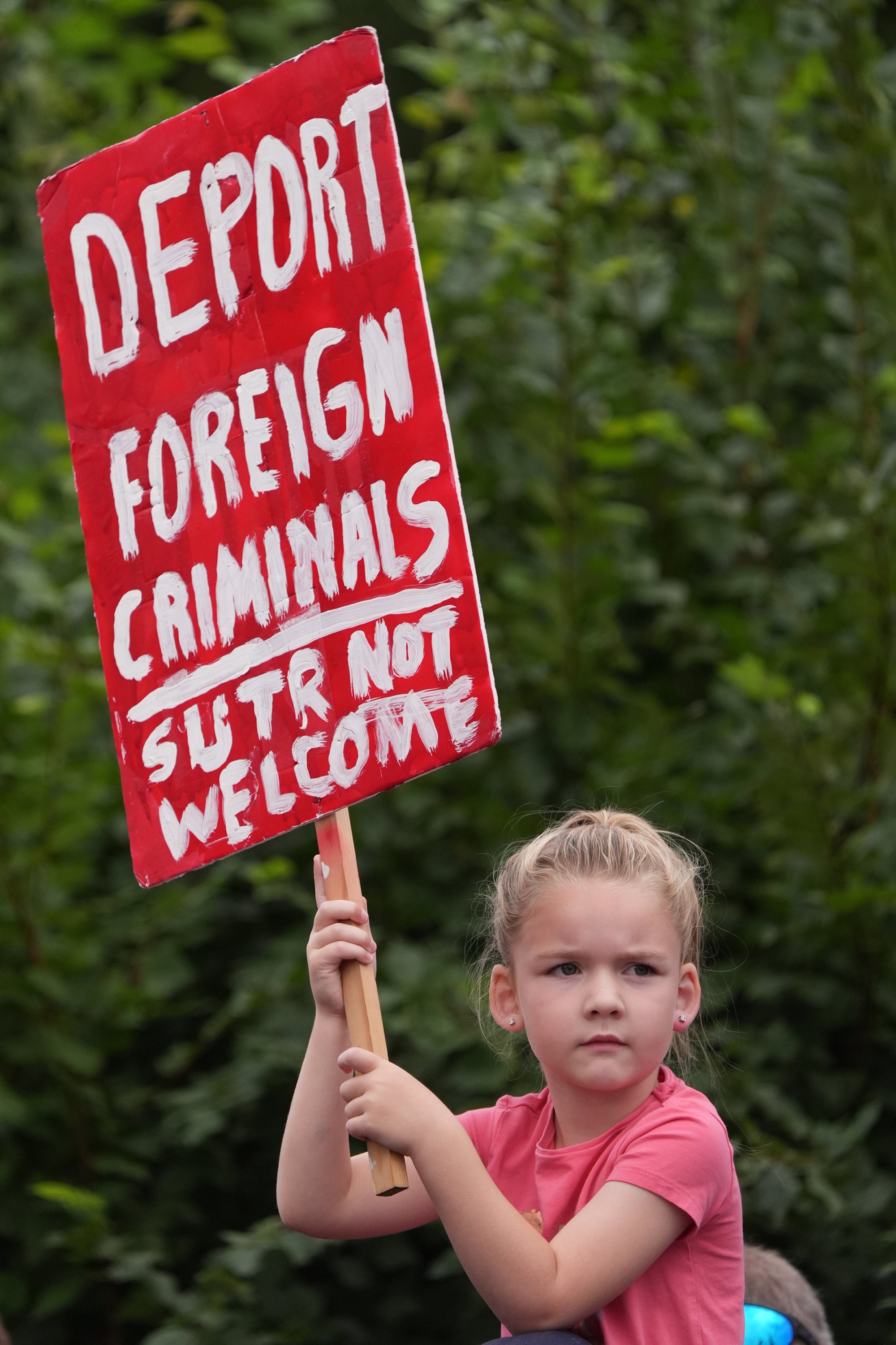 Asylum hotel protests latest: More anti-migrant demos underway as ...