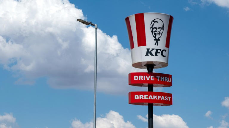 It's Kind Of Embarrassing If You Believe This Ridiculous KFC Myth
