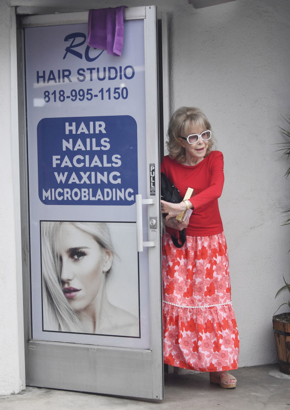 Barbara Eden Now: 'I Dream of Jeannie' Icon Spotted in Rare Outing on ...