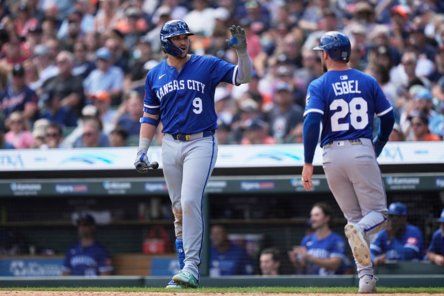 Royals avoid sweep with back-and-forth shootout win in Detroit