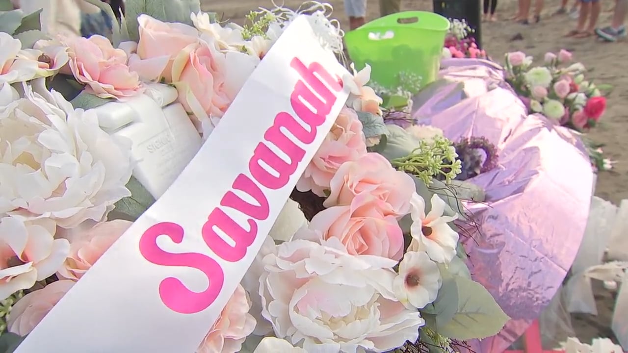 ‘Unspeakable tragedy’: Hundreds huddle on Devereux Beach for 13-year ...