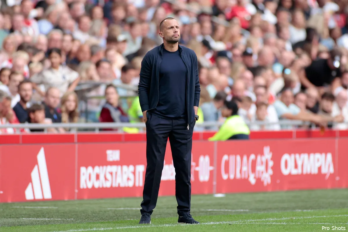 Van der Gijp vreest niet voor baan Heitinga: 'Maar hij krijgt nog een paar lastige wedstrijden'