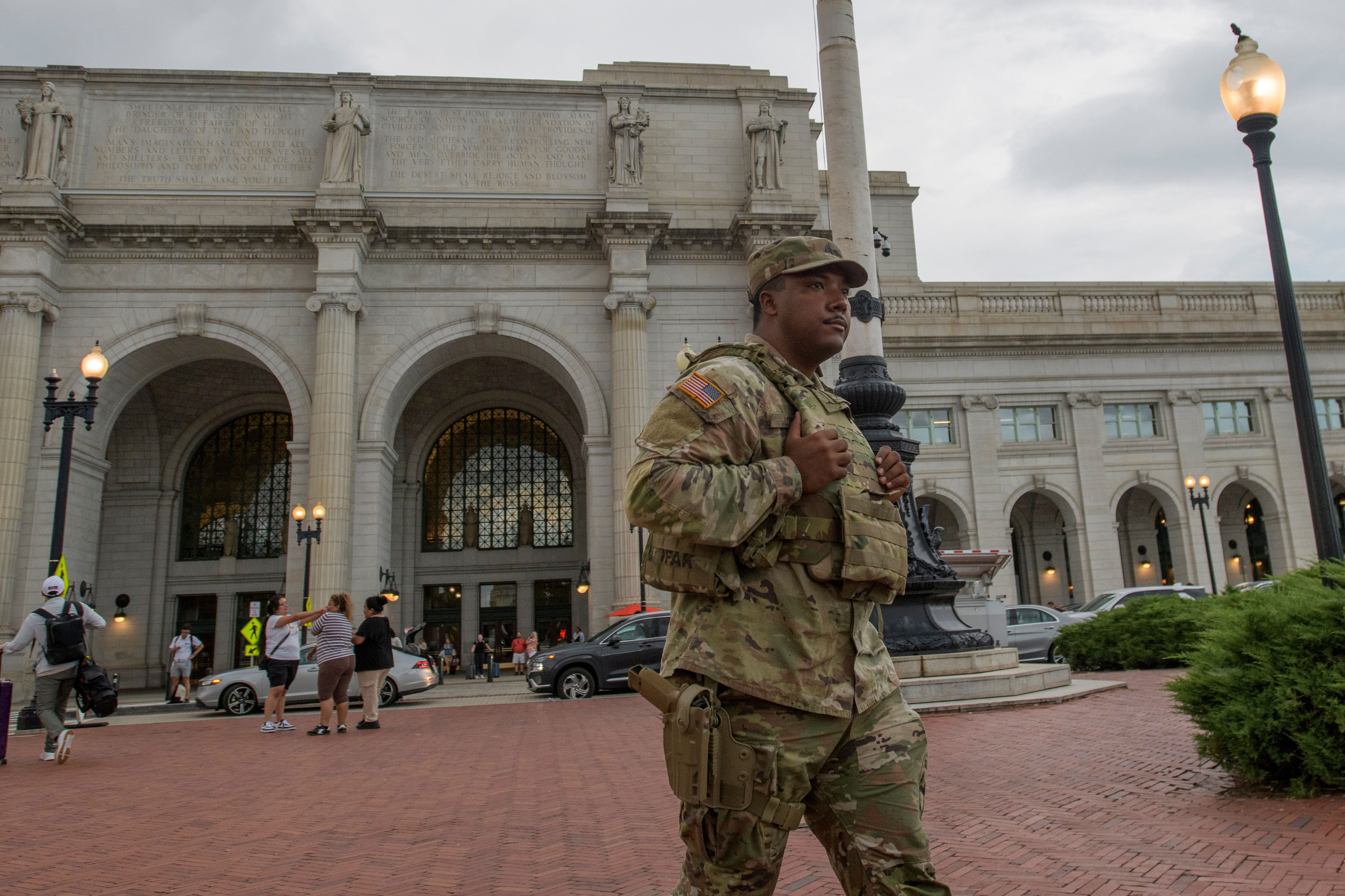 National Guard members now carrying weapons in D.C.