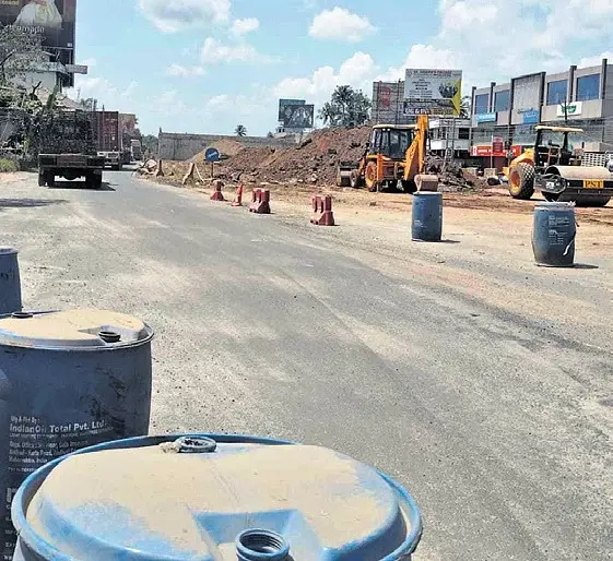 SC residents of Ambedkar Nagar in Dharmapuri demand tarred road to ...