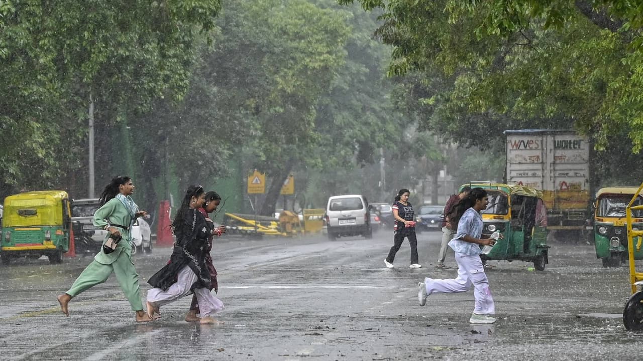 Kolkata Weather LATEST update: Rain expected in THESE places; Check ...