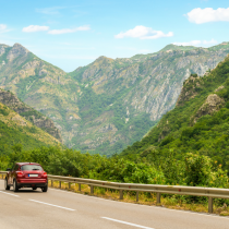 Arriendo de autos en Chile: qué revisar antes de salir a la ruta