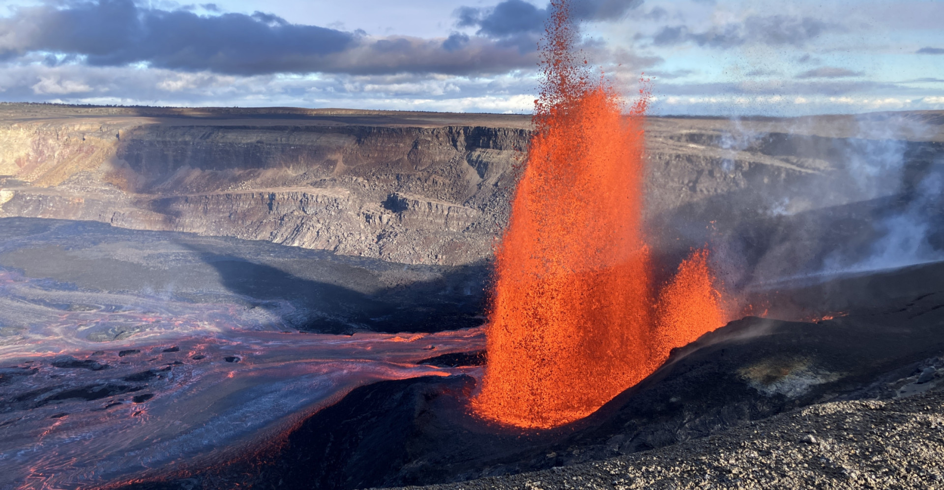 Kilauea volcano in Hawaii erupts again