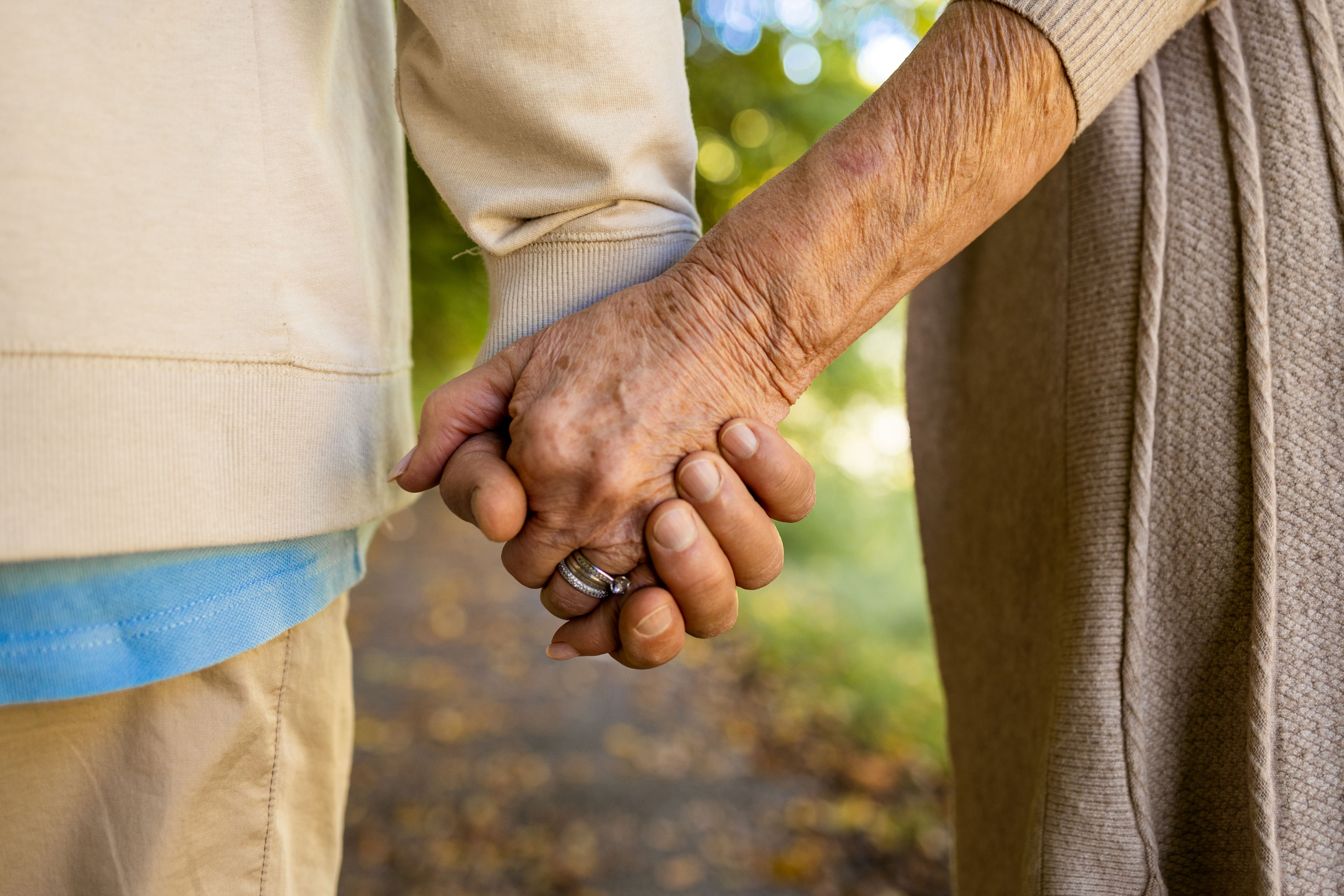 Louis, 60 ans, et Madeleine, 76 ans, en couple depuis 10 ans : "Pour ...