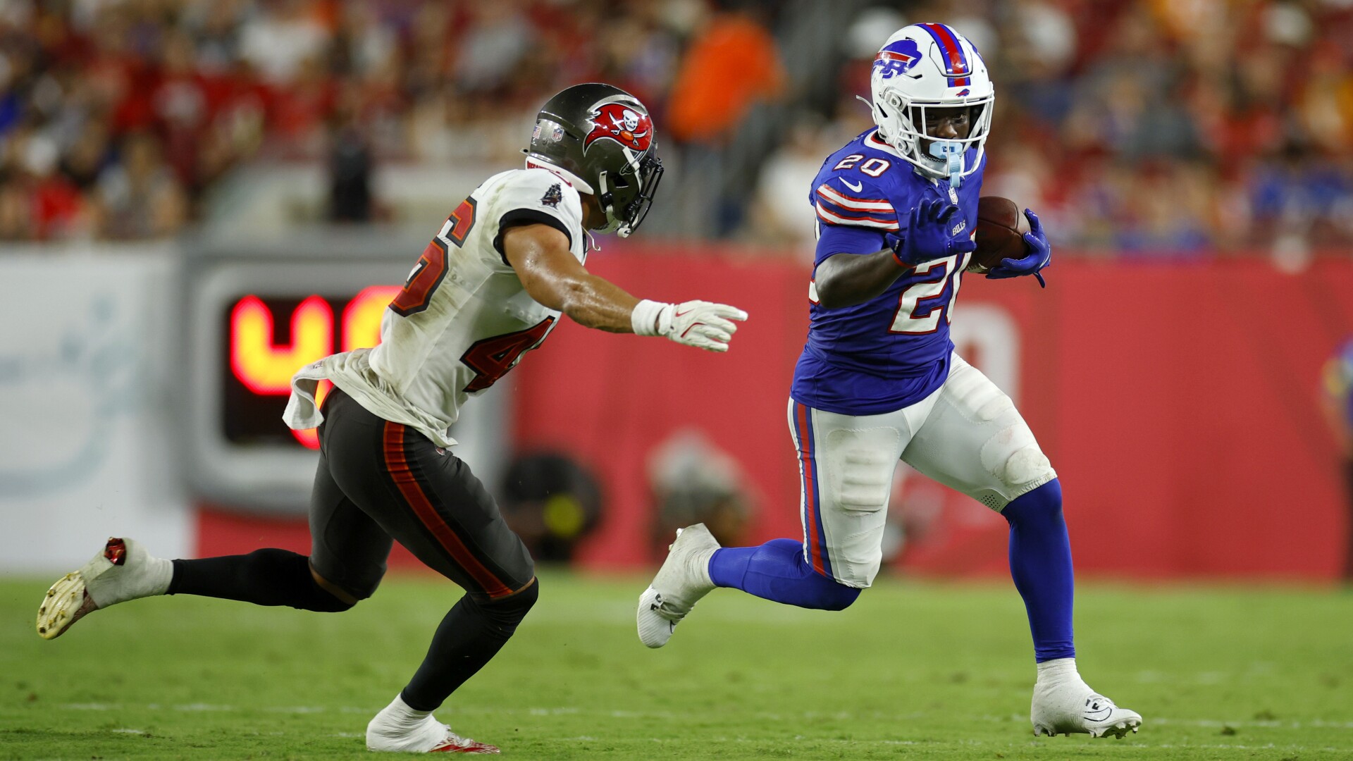 Frank Gore Jr. was NFL's only player with 100+ yards rushing and ...