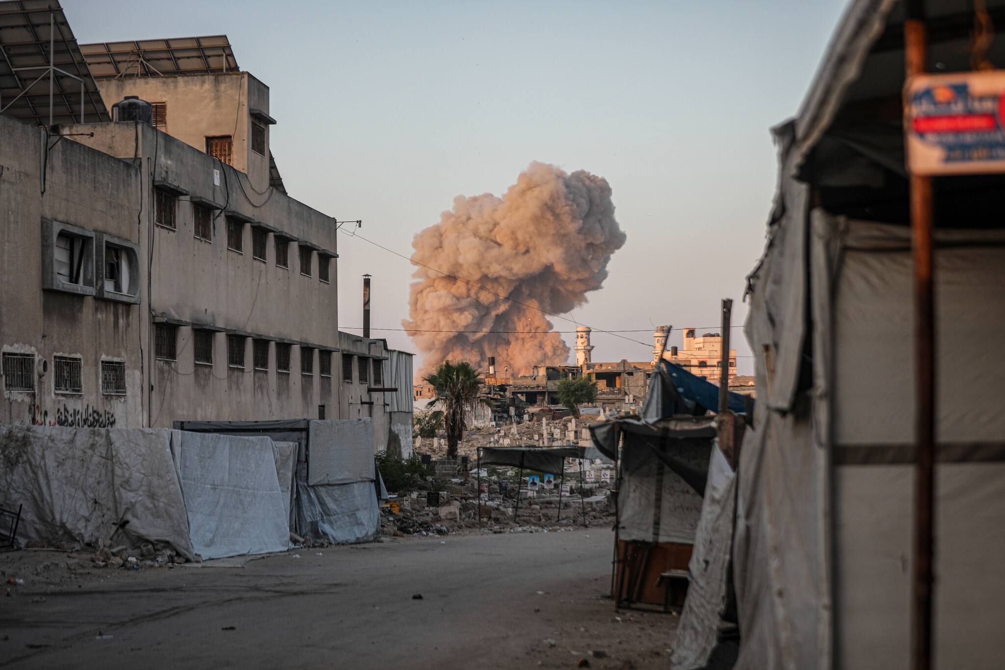 Nahostkonflikt im Liveticker: 14 Tote bei israelischem Angriff im ...