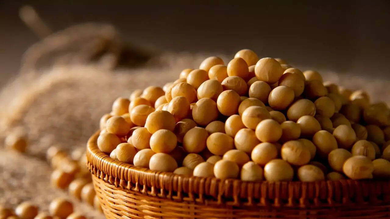 Soybean side effects: Kidney stone risks, digestive issues, hormonal ...
