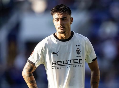 (LEAD) Jens Castrop becomes first foreign-born mixed-heritage player to ...