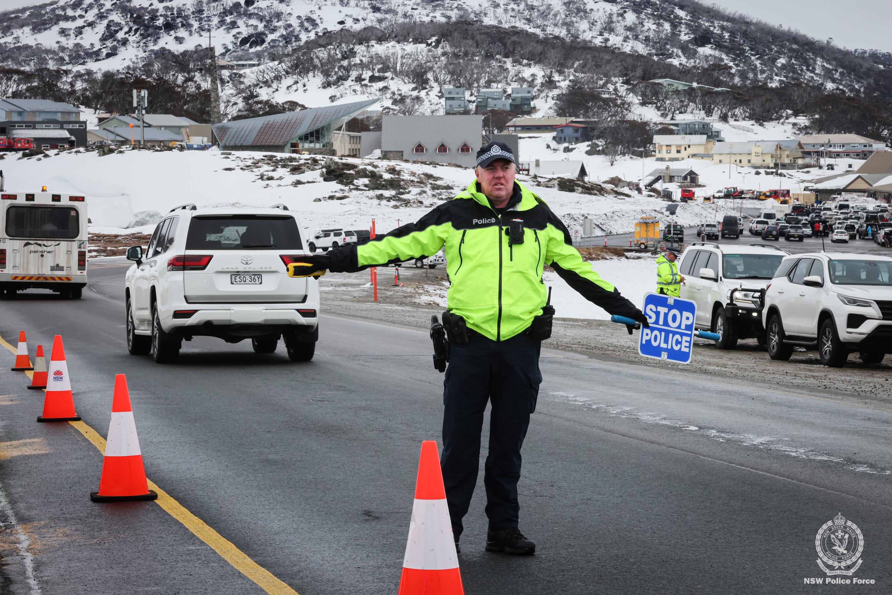 NSW police issue more than 1500 traffic infringements to snow bunnies