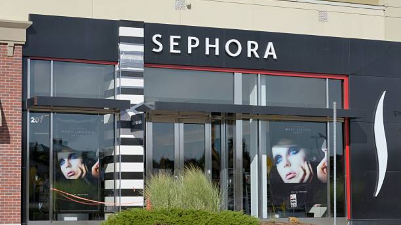 Sephora drops Huda Beauty cosmetic line from upcoming campaign over ...
