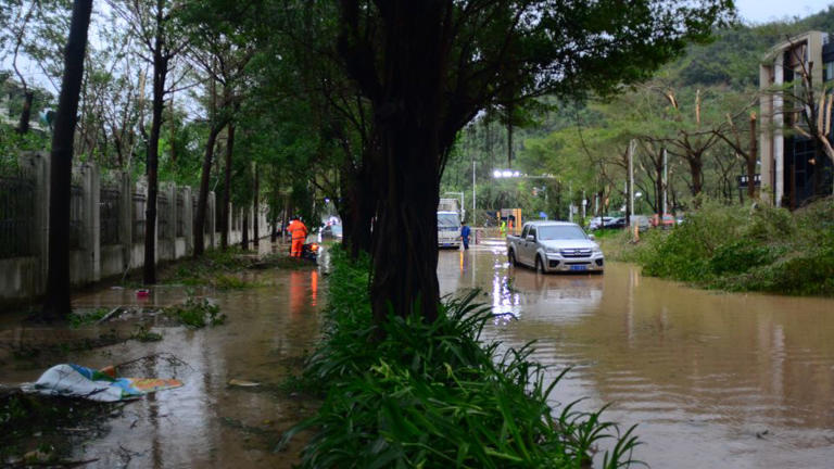 Deadly Tropical Storm Kajiki causes heavy flooding in Vietnam after ...