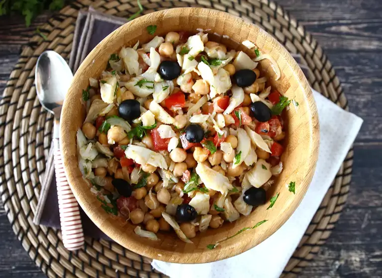 Chickpea salad with cod