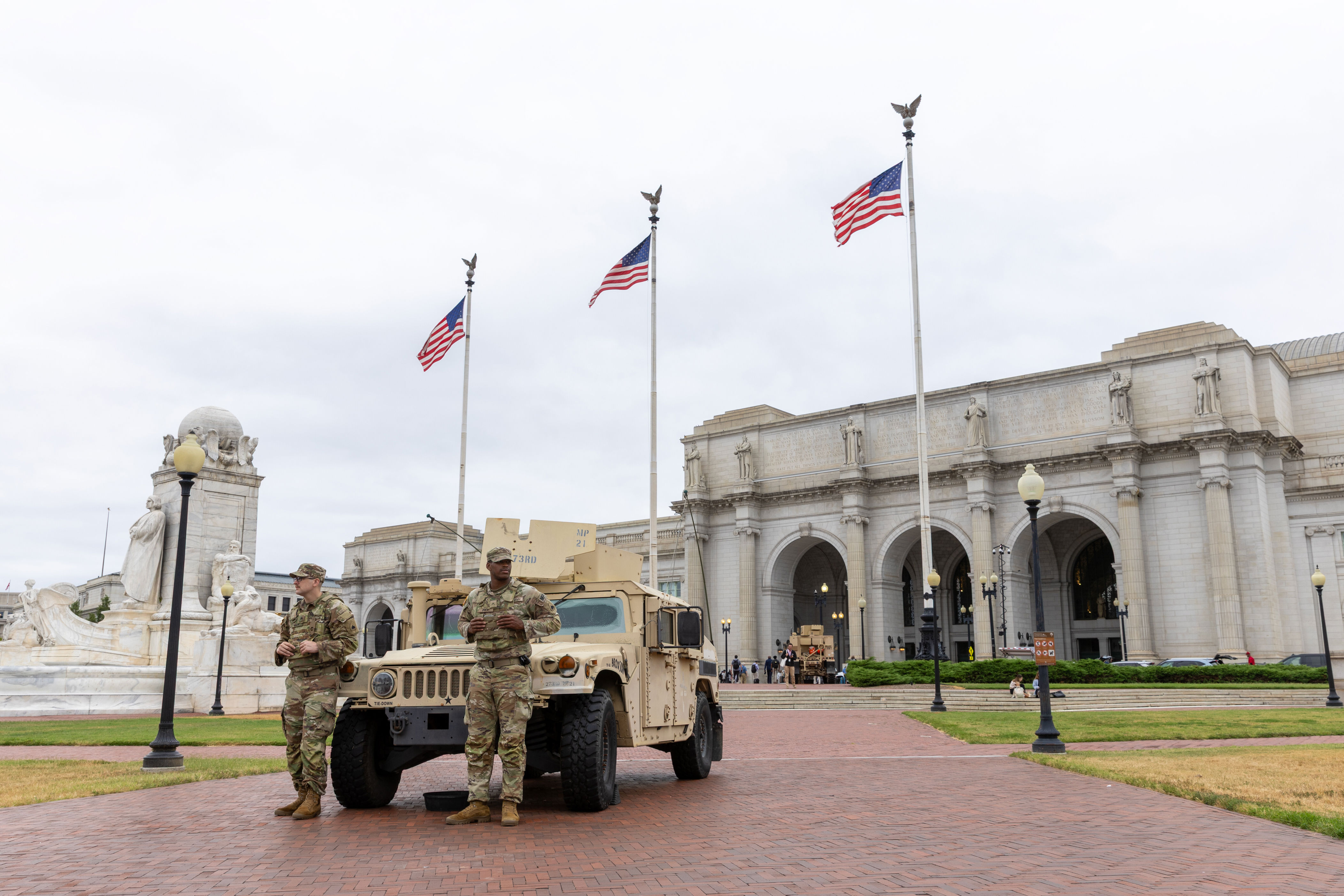Trump will das Militär in weiteren von Demokraten regierten Städten ...