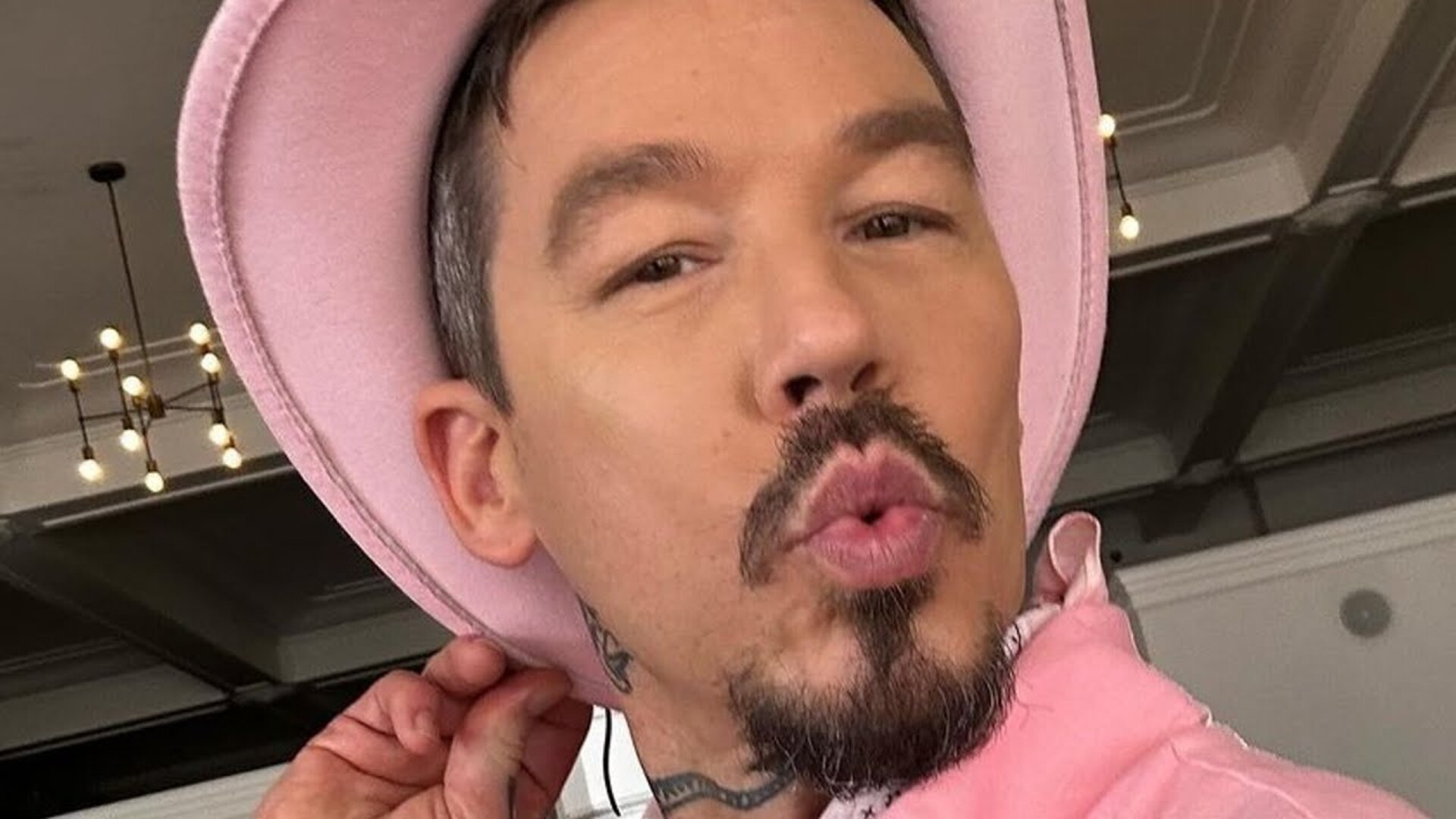 The Transformation Of David Bromstad Is Turning Heads