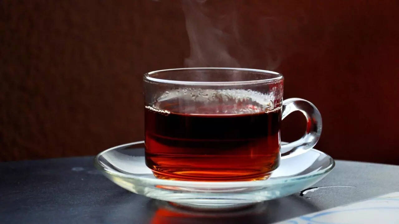 Black coffee vs Black tea: Which one is better for weight loss?