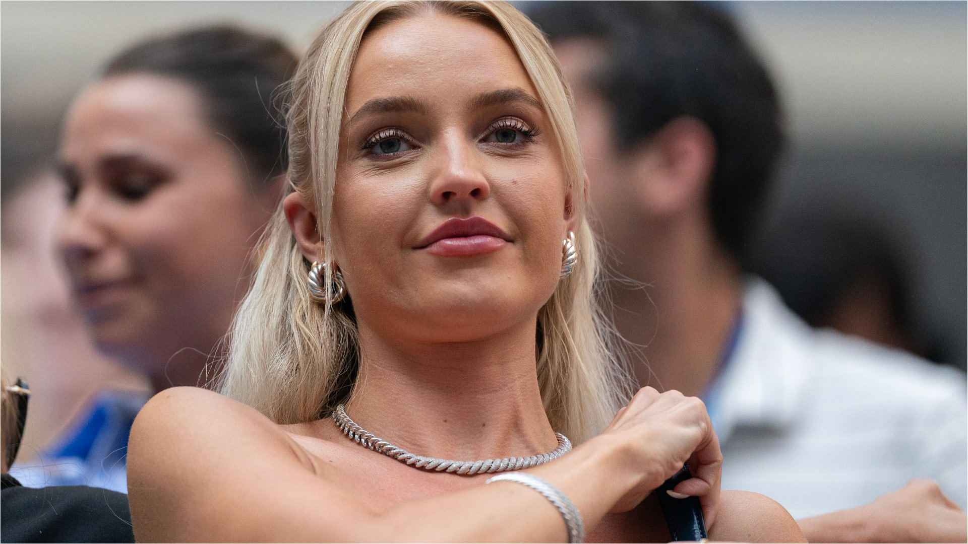 Taylor Fritz's Girlfriend Morgan Riddle Stuns in Big Apple-Inspired ...