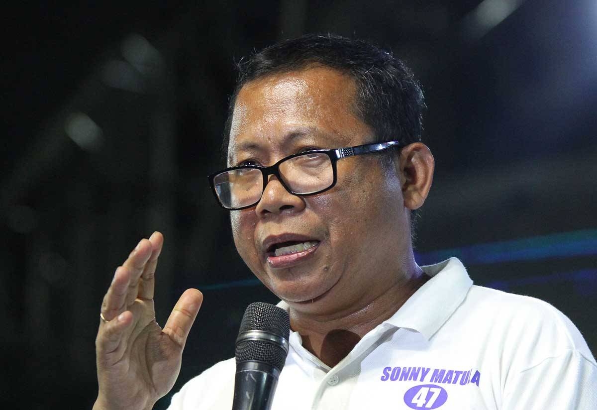 Workers urge Marcos to stop corruption by banning political dynasties