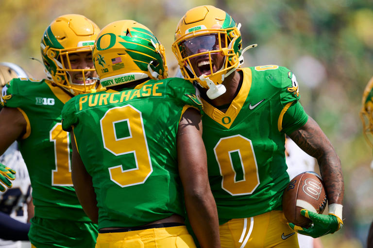 Oregon Ducks see championship odds rise after Week 1 blowout win, per ...