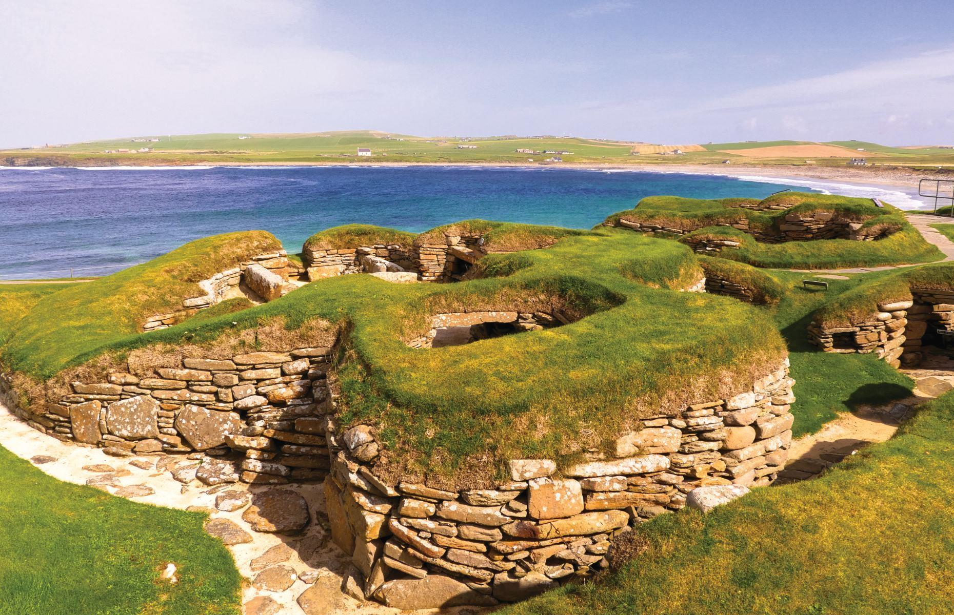 The world's amazing ancient monuments that still standing