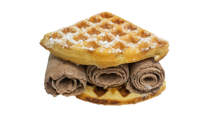 20 Secret Dessert Hacks For Your College Dining Hall