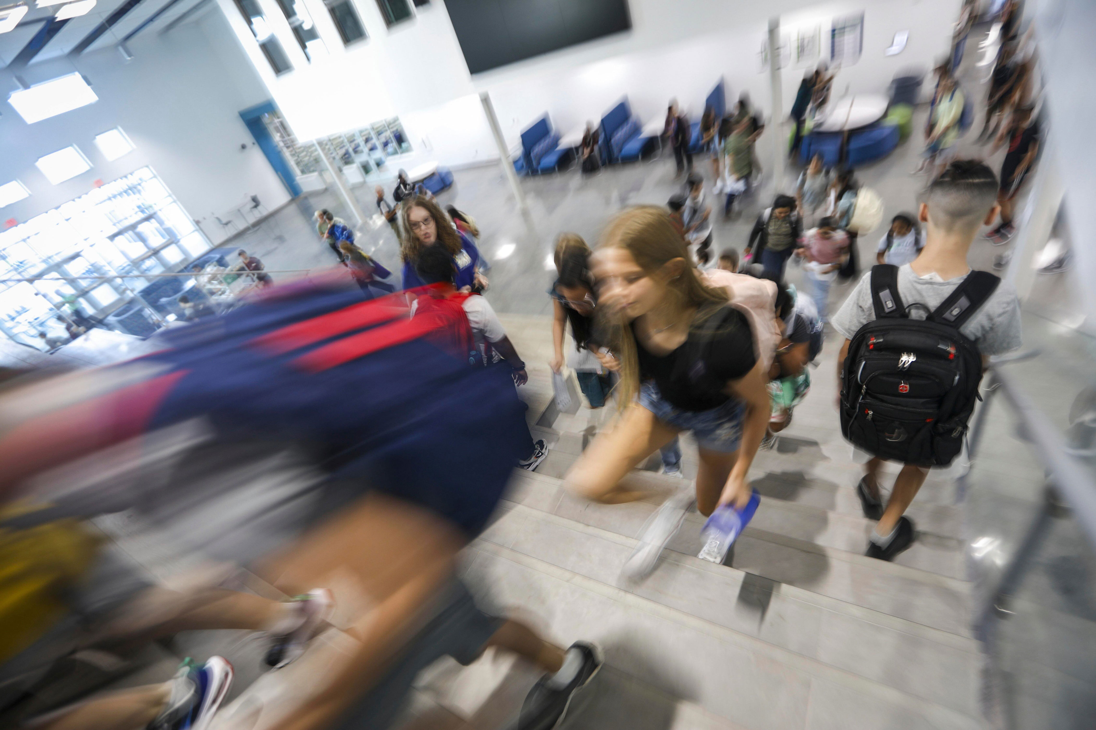 Middle school struggles: Psychologist shares parenting tips for the ...