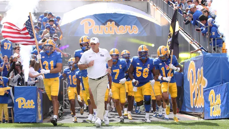 Pitt honors Mason Alexander in emotional season opener