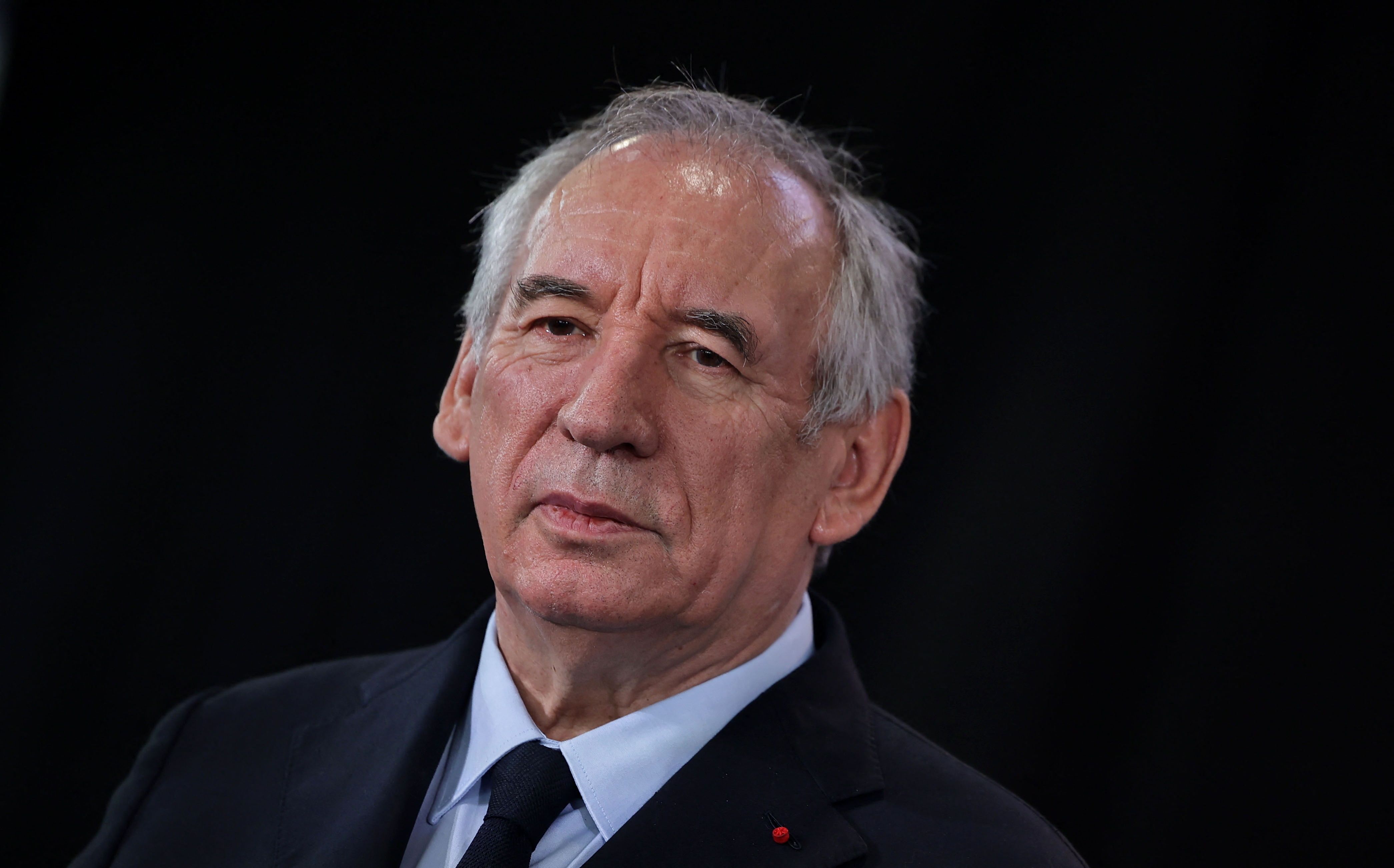 40 000 euros pour la réfection de son bureau à la mairie de Pau ...