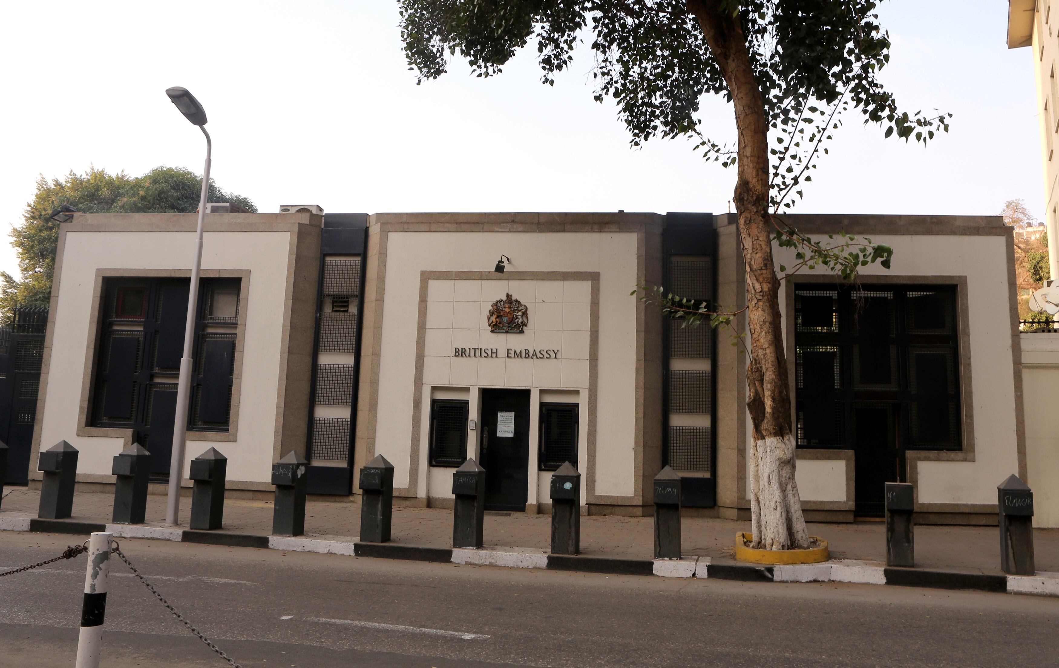 Egypt to remove barricades from all foreign embassies to ease traffic