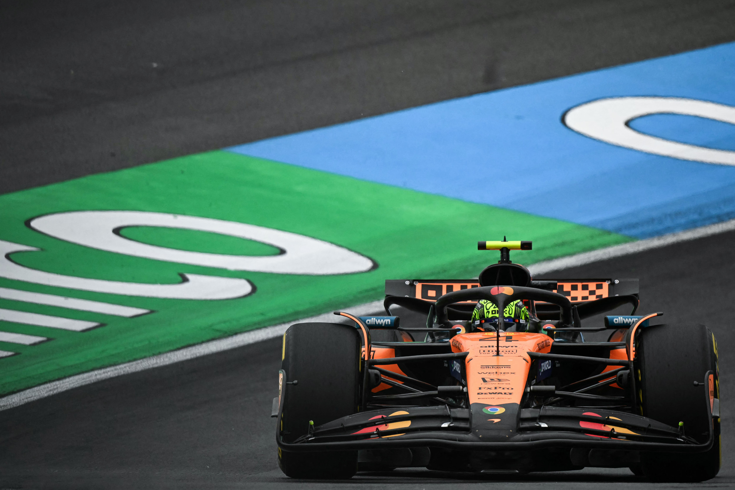 Norris Hands Piastri Huge Boost in F1 Title Fight After DNF at Dutch GP
