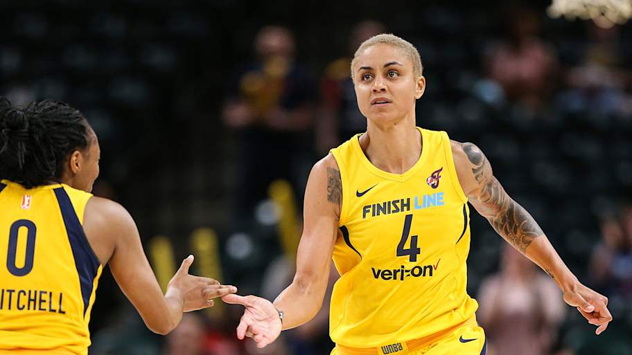 Candice Dupree's Efficiency Leads to Mercury History