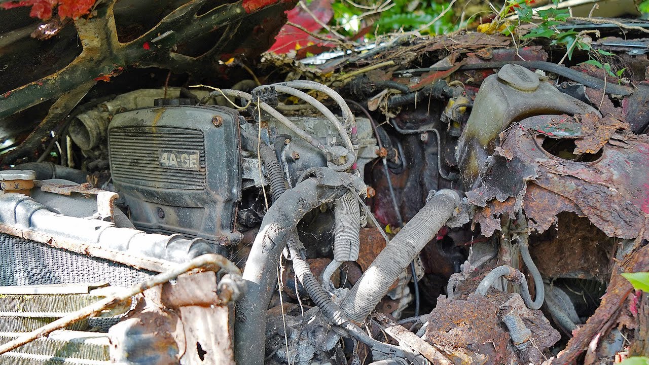 Real AE86 Corolla graveyard - the fate of illegal street drifting in Japan!