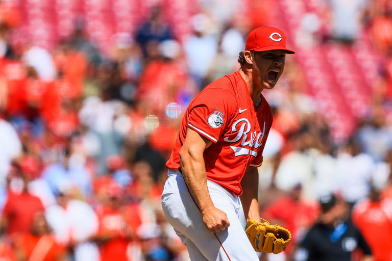 Brady Singer, bats halt slump, Reds finally gain ground in playoff chase