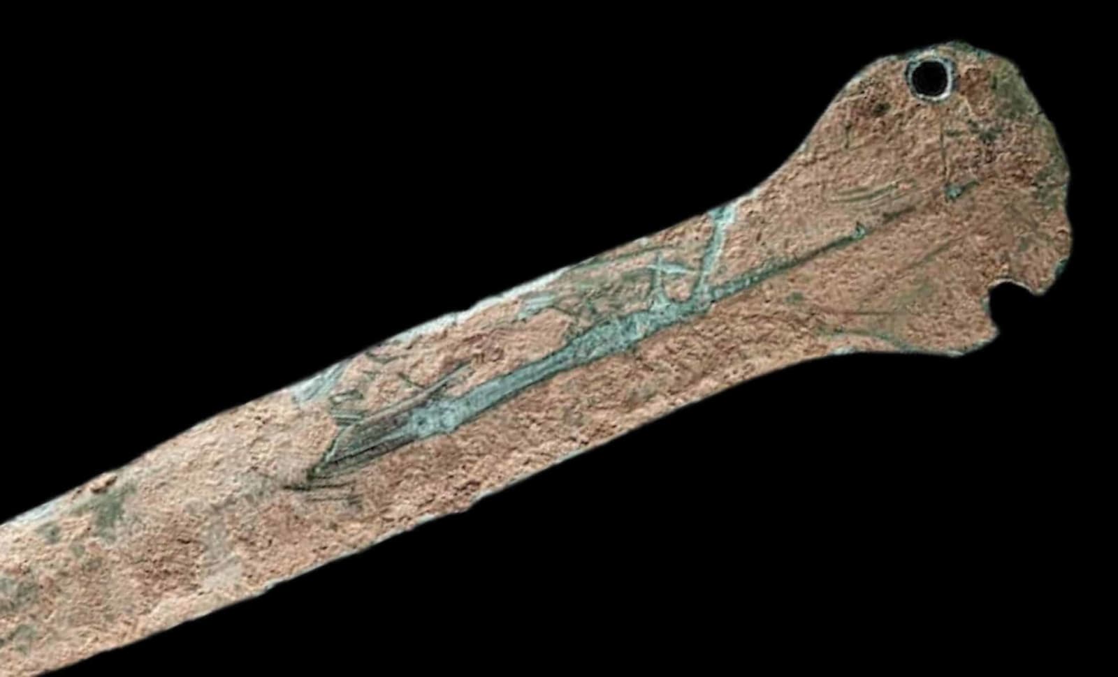 A Family Finds an Intact 3,500-Year-Old Bronze Dagger Just Sitting on ...