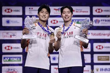 Seo Seung-jae, Kim Won-ho win men's doubles title at badminton worlds