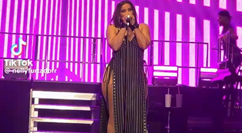 Nelly Furtado shows off shapely figure on stage — Fans can’t stop ...