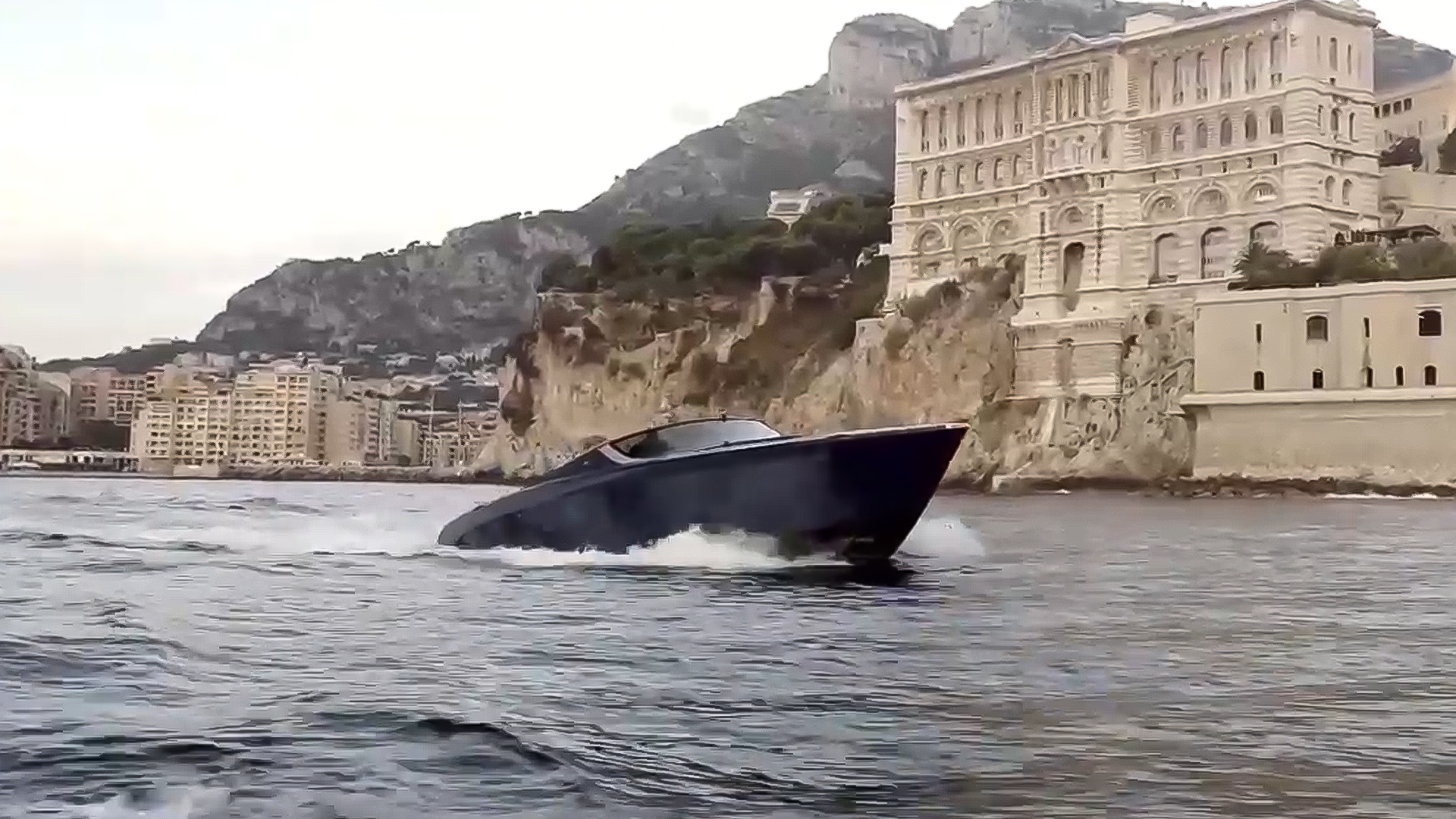 Aston Martin AM37 Powerboat Review