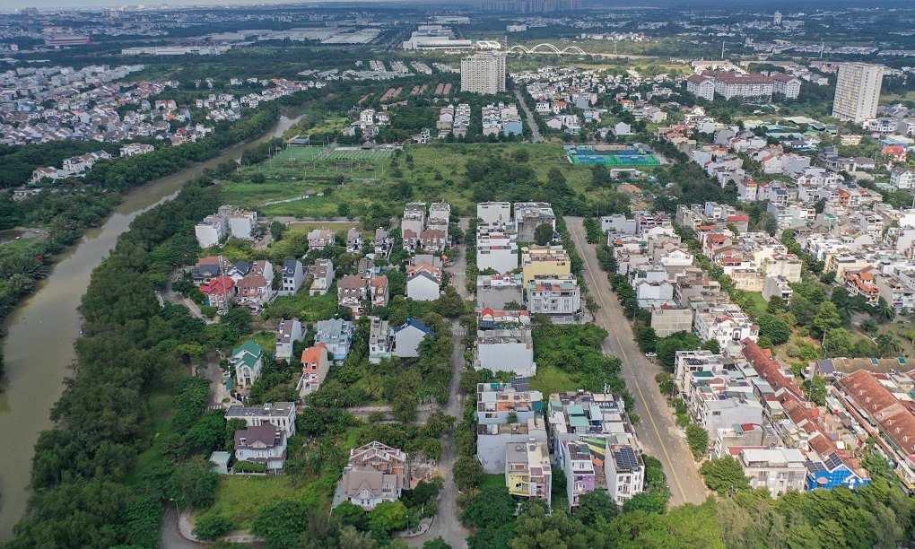 HCMC private homes cost 176 times average income