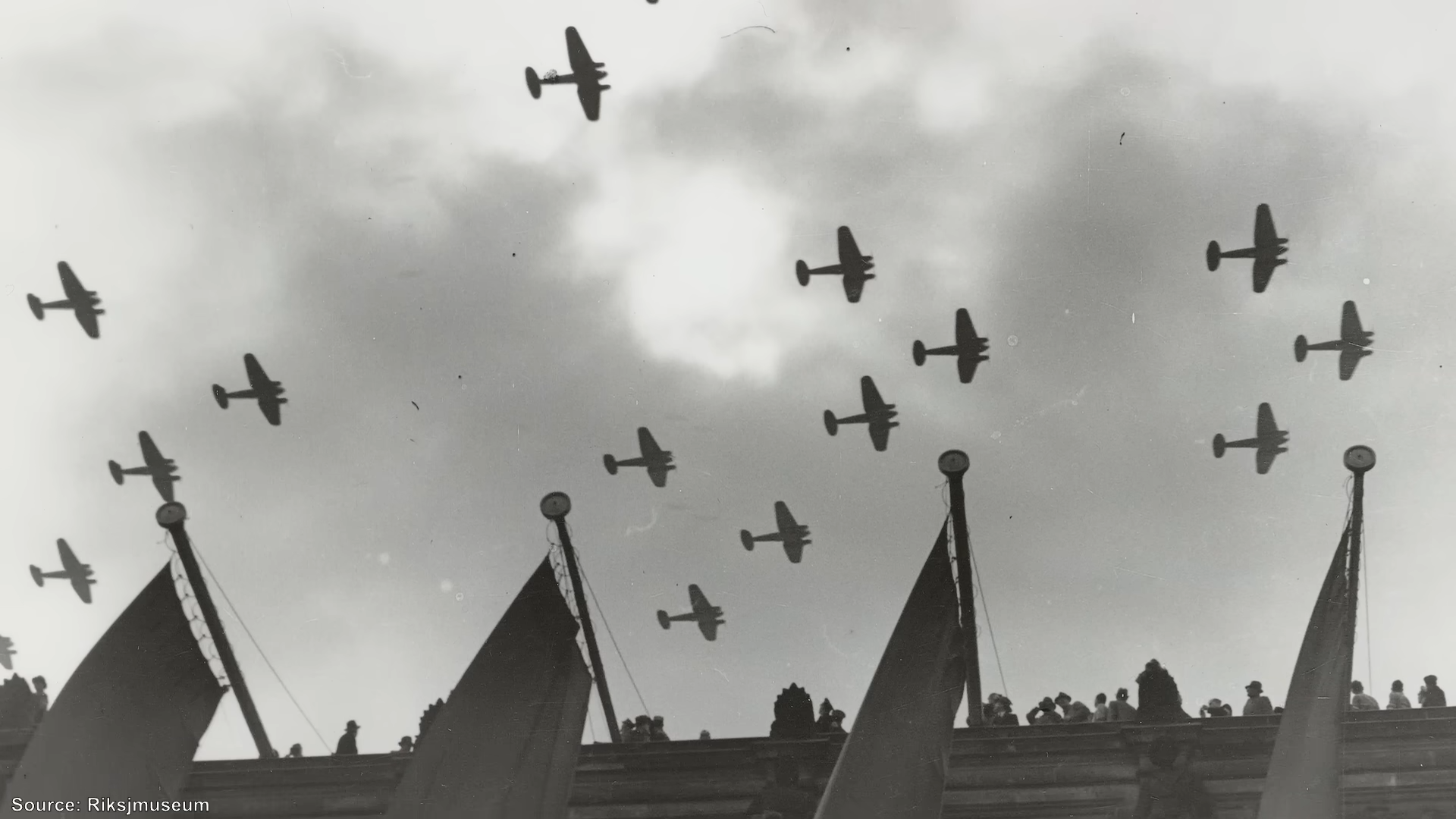 How London Survived Nightly German Air Raids