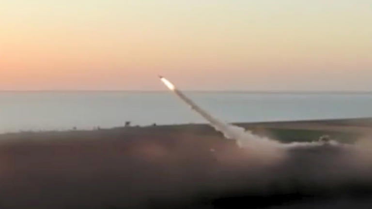 Video zeigt Einsatz: Ukraine feuert Super-Rakete "Flamingo" auf Russland