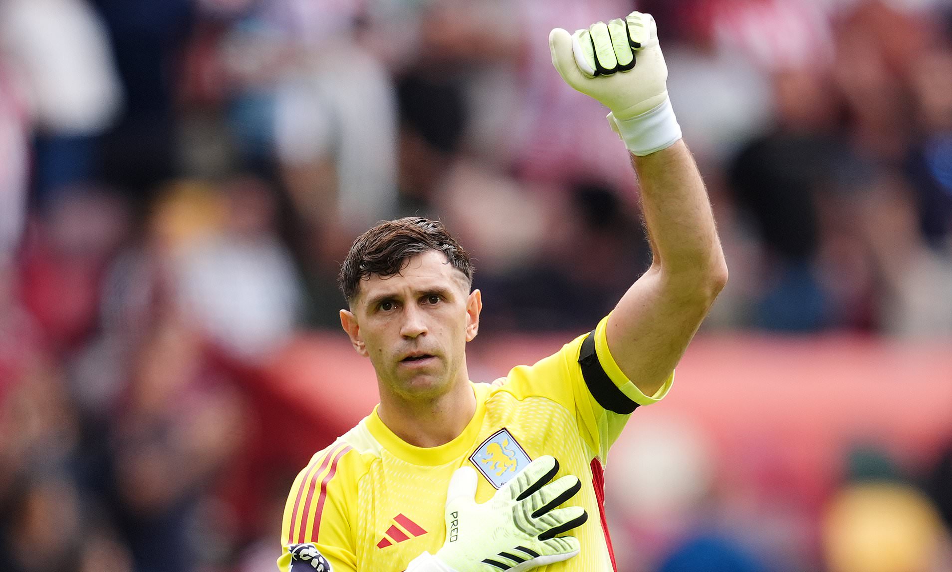 Major development on Emiliano Martinez: Keeper tells Aston Villa he ...